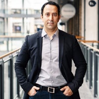 Ian Khan - Author Biography