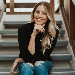 Stephanie Gilbert - Author Biography | Entrepreneur