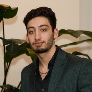Arian Adeli - Author Biography | Entrepreneur