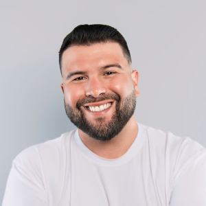 Carlos Gil - Author Biography | Entrepreneur