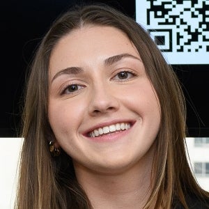 Chloe Samaha - Author Biography | Entrepreneur