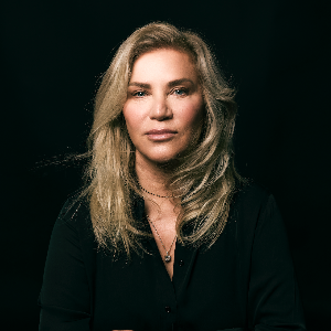 Carolyn Pinkney - Author Biography | Entrepreneur