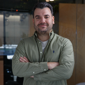 Ryan Saroli - Author Biography | Entrepreneur