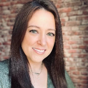 Dayna Williams - Author Biography | Entrepreneur