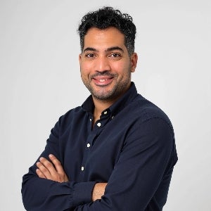 Omar Hamdi - Author Biography | Entrepreneur