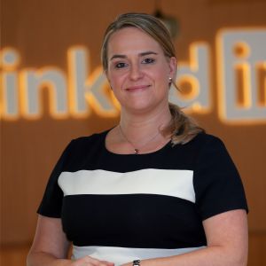 Stefanie Fernandez - Author Biography | Entrepreneur