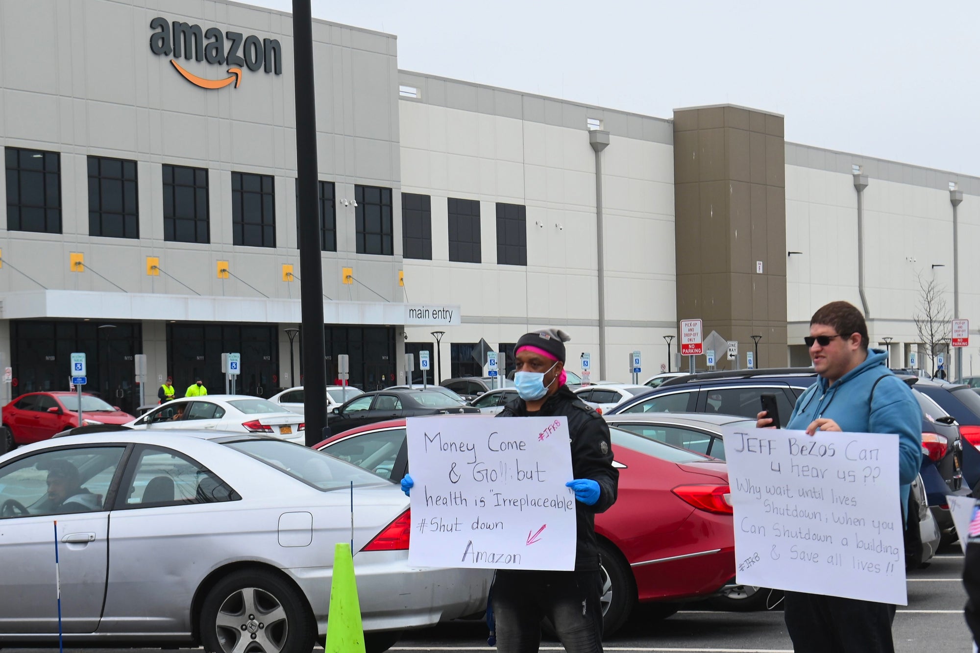 Amazon Workers Sue Over Alleged Failure to Follow Covid-19 Guidelines ...