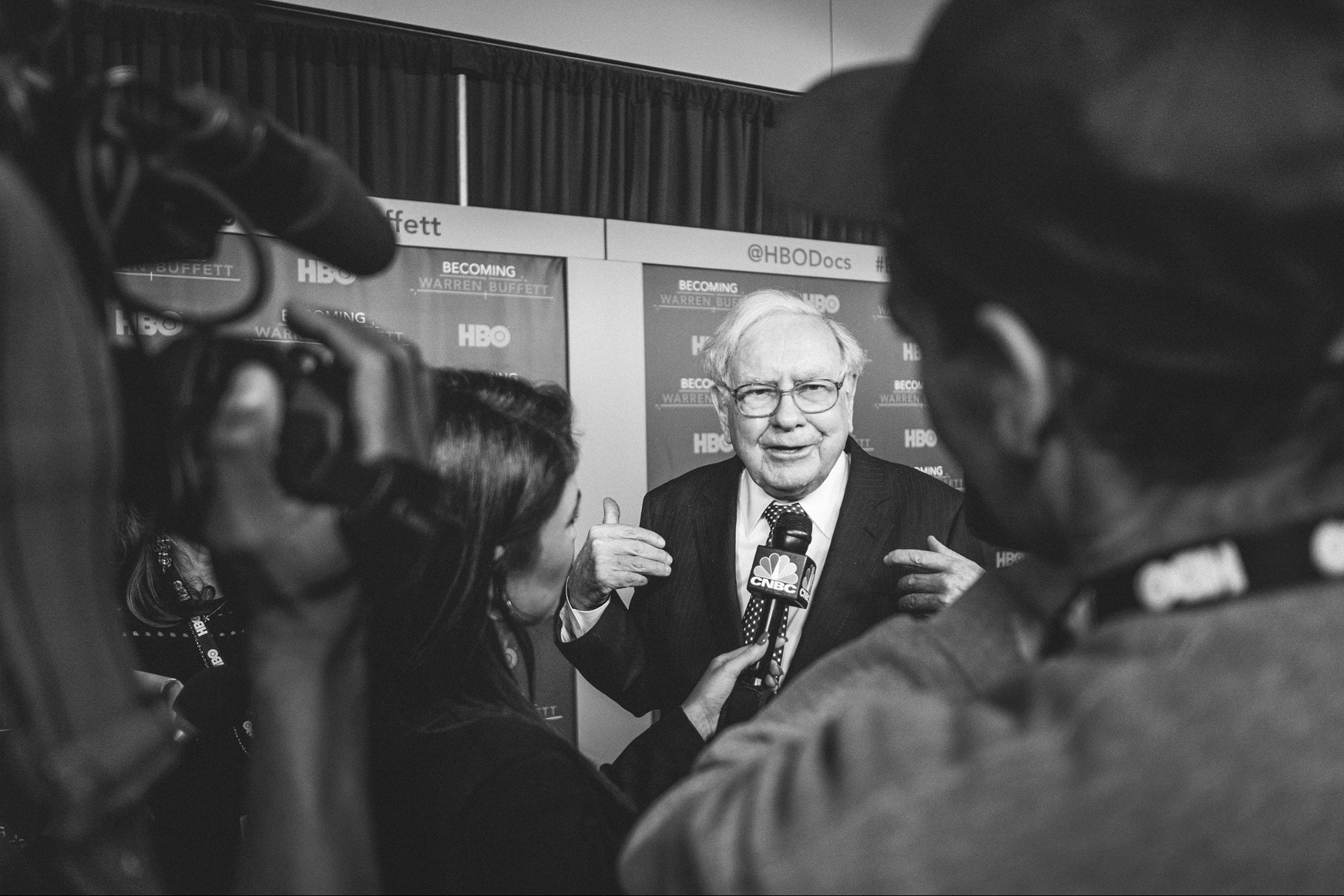 Quand Il S agit D investir Pensez vous Comme Warren Buffett Ou Elon Musk 