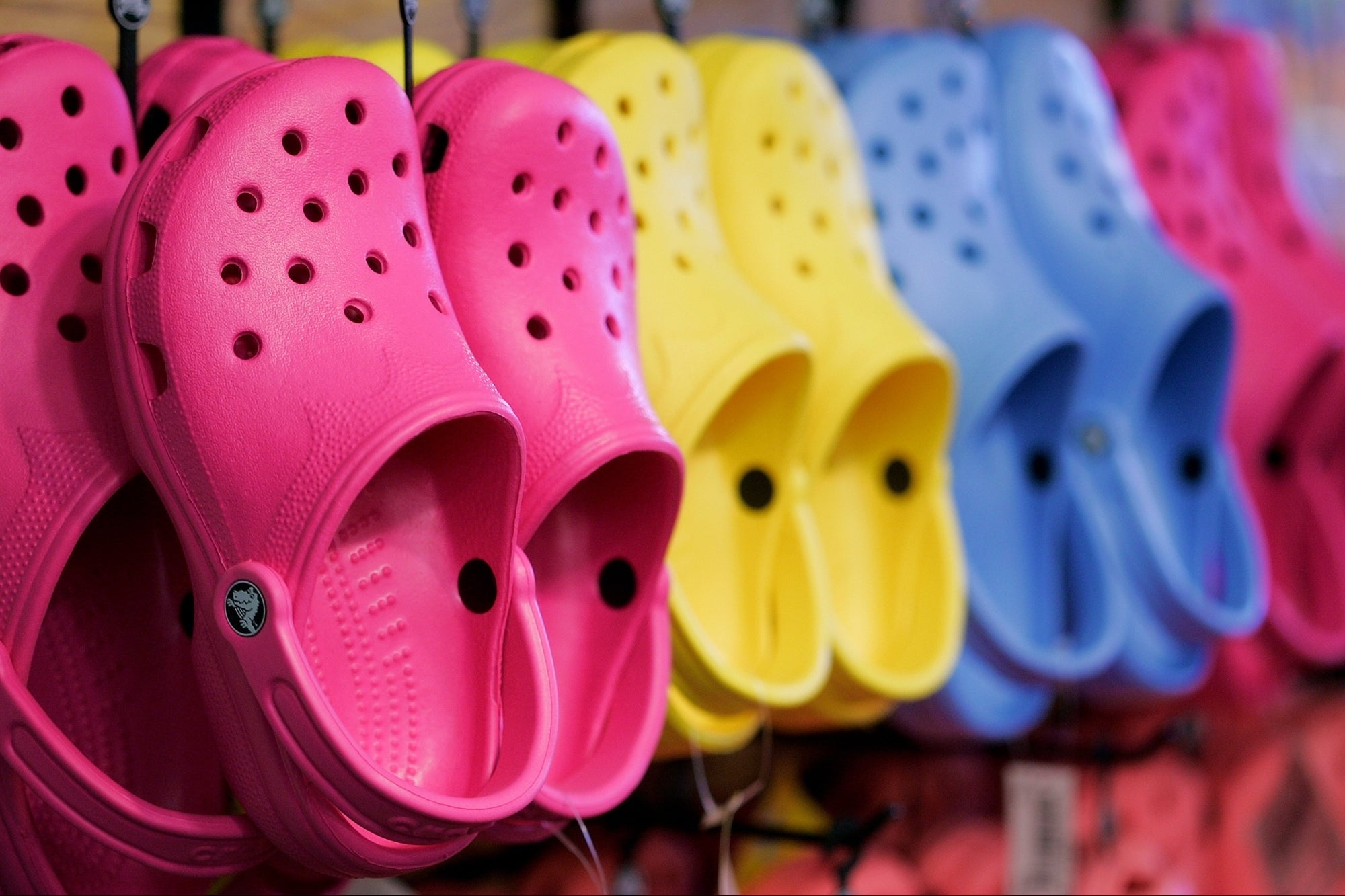 Crocs is Donating 40,000 Free Shoes to Healthcare Workers. Want a Pair ...