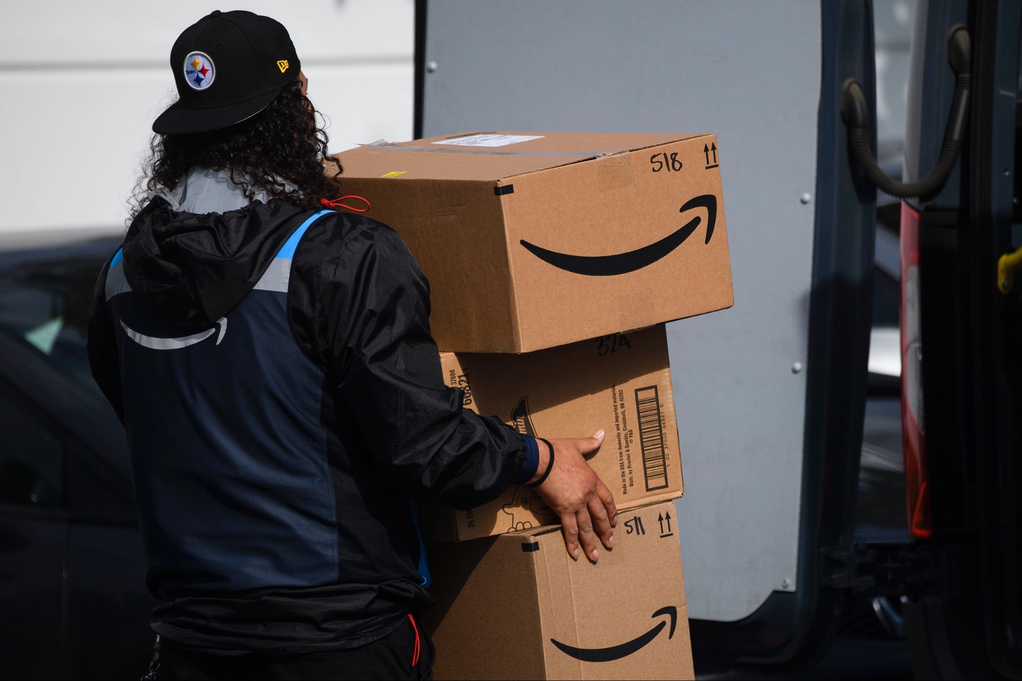 Amazon is Offering $3,000 Hiring Bonuses for New Employees. Here's How ...