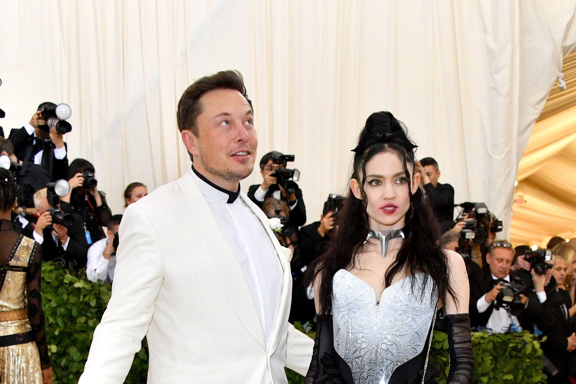 Grimes' Reading Material Causes Stir Following Elon Musk Breakup: 'I'm ...