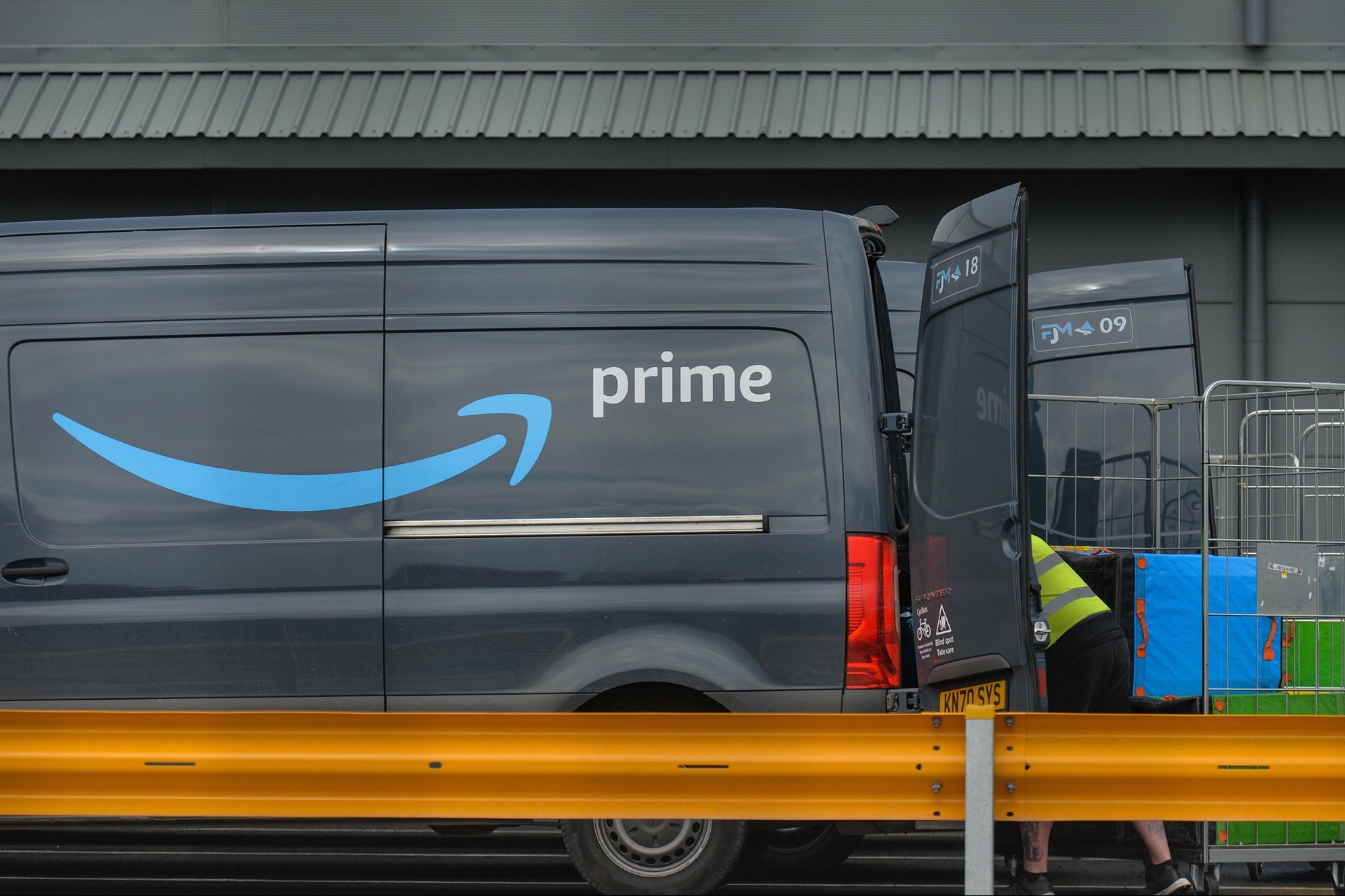 An Amazon Driver Was Told She Would Be Fired If She Didn't Continue ...
