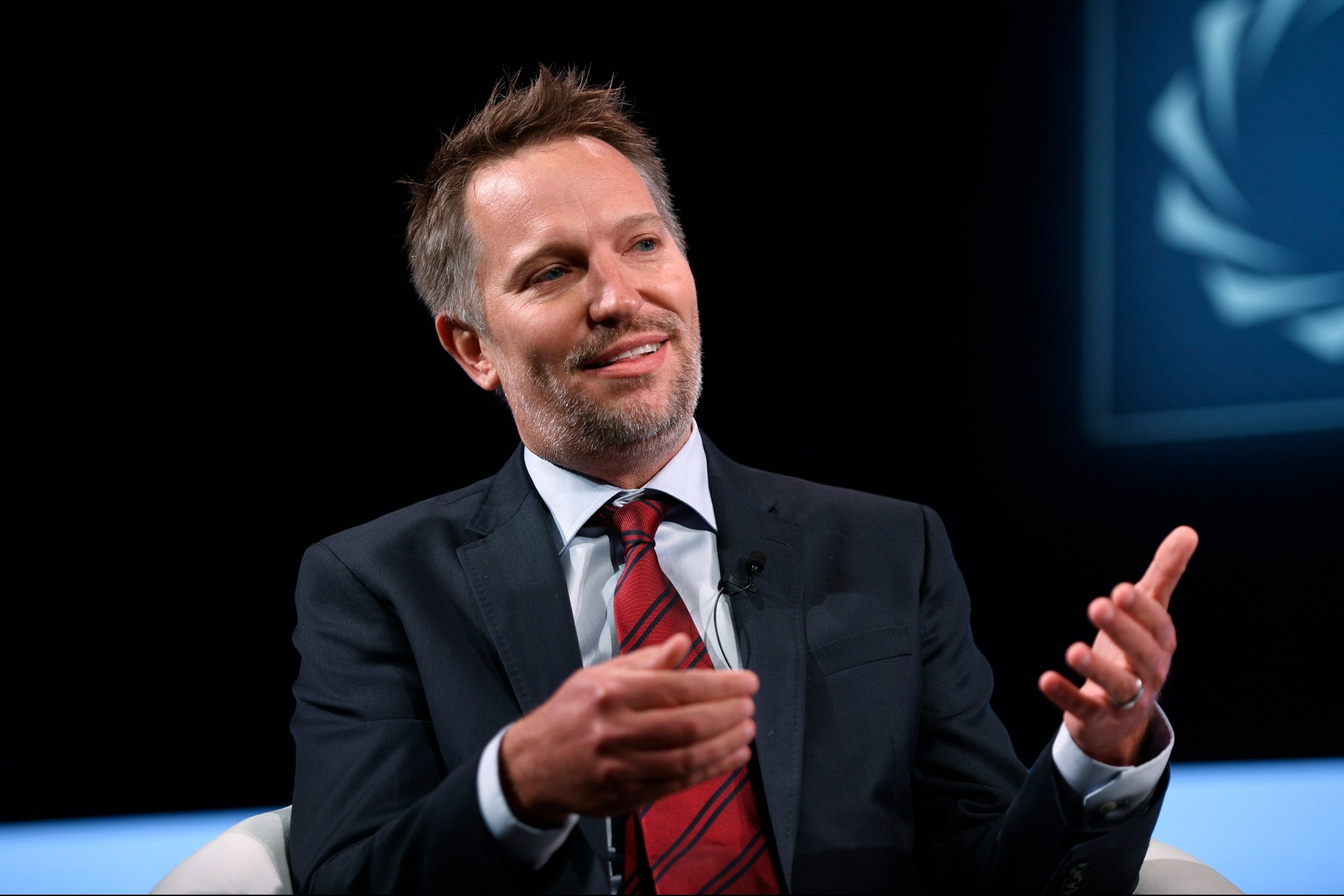 Ryan Roslansky, CEO de LinkedIn advierte sobre la erosión de la ...