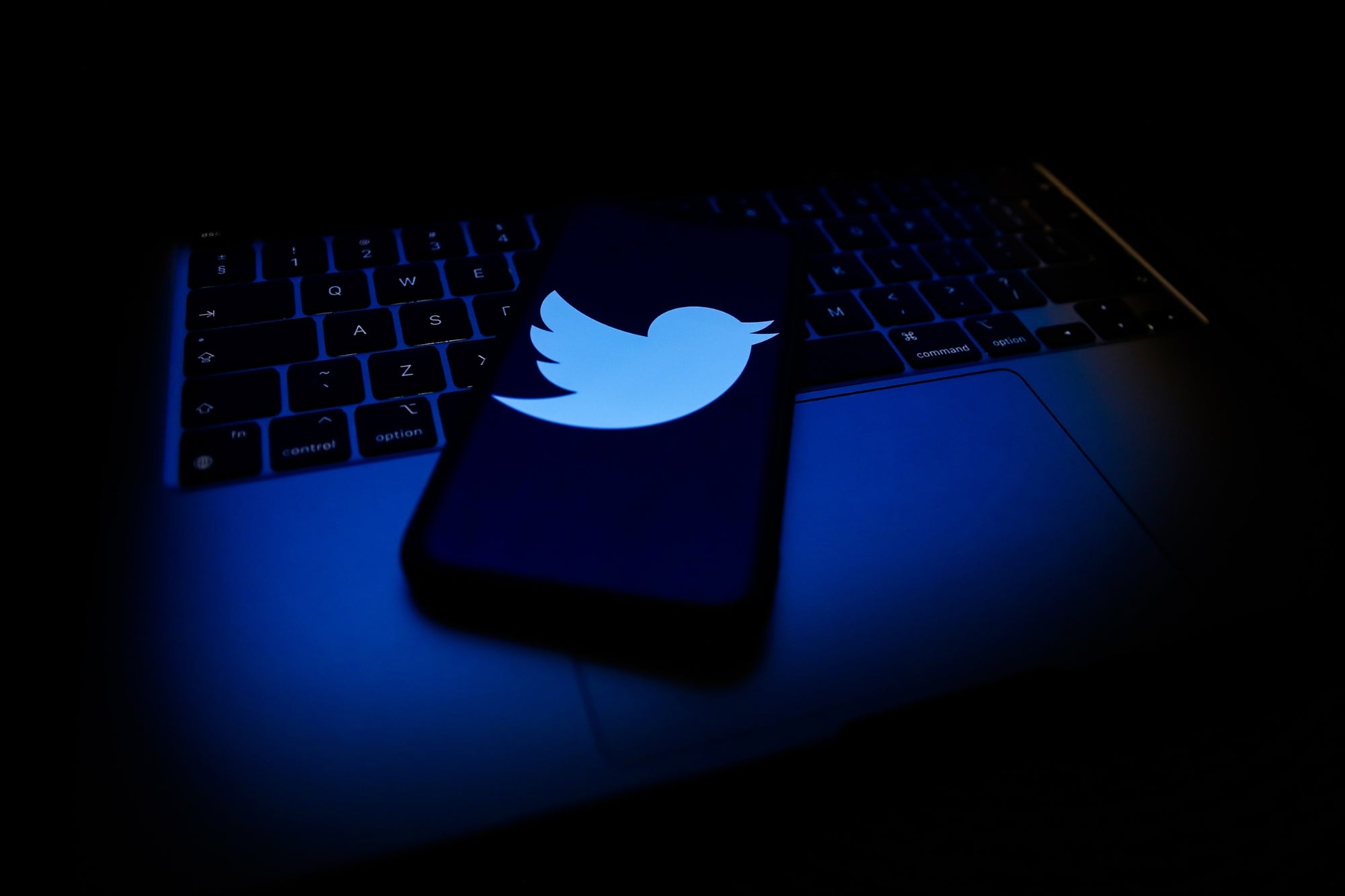 Is Twitter Down? Users Claim Twitter Is Not Working Amid Outage ...