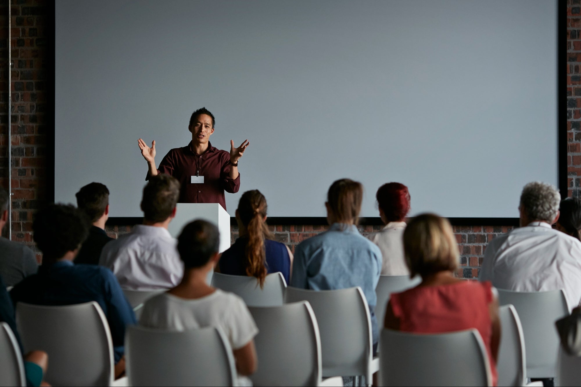 7 Public Speaking Mistakes that will Weaken Your Confidence | Entrepreneur
