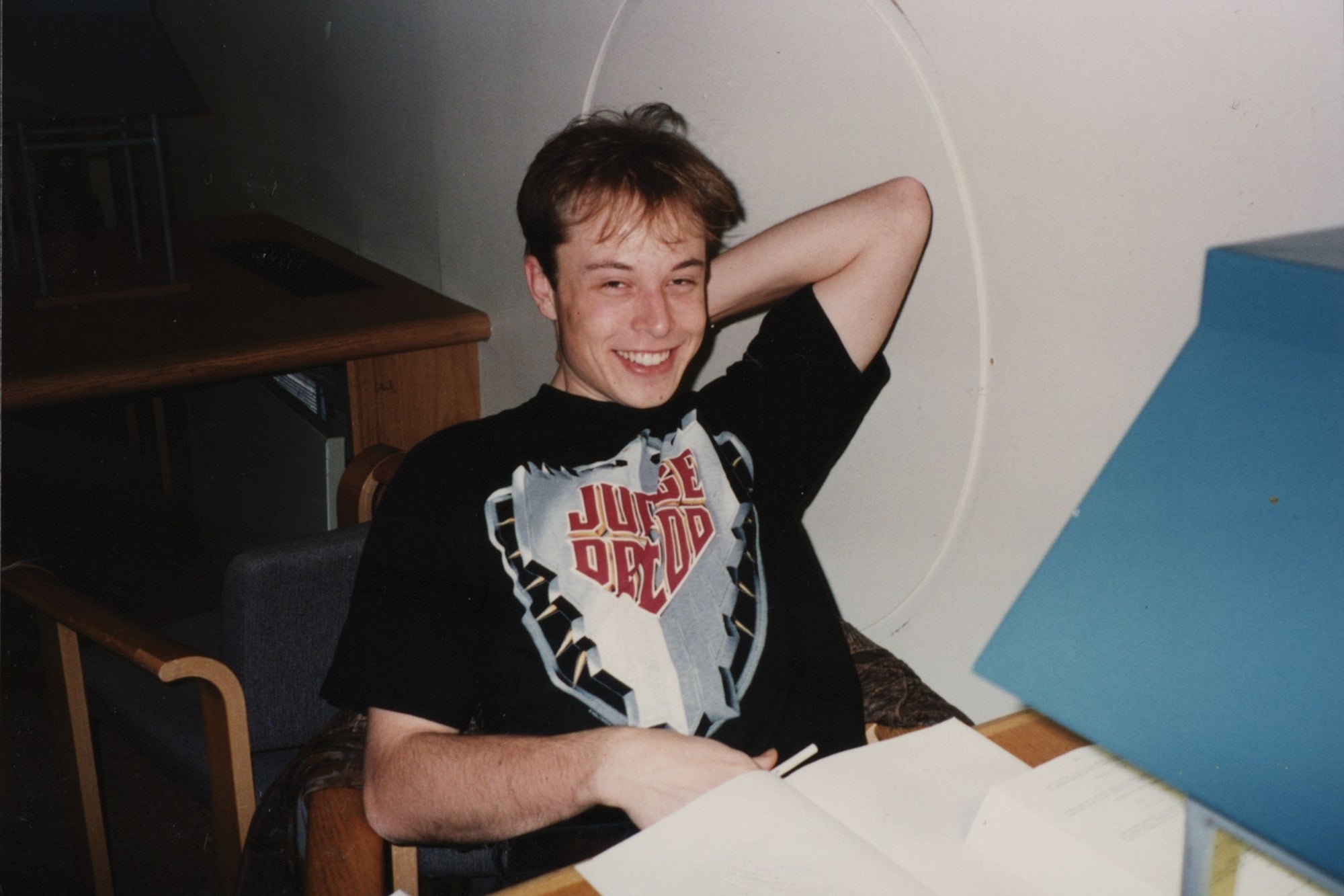 Elon Musk s Ex Is Auctioning Off His Vintage 90s Photos Entrepreneur elon-musk-s-ex-is-auctioning-off-his-vintage-90s-photos-entrepreneur