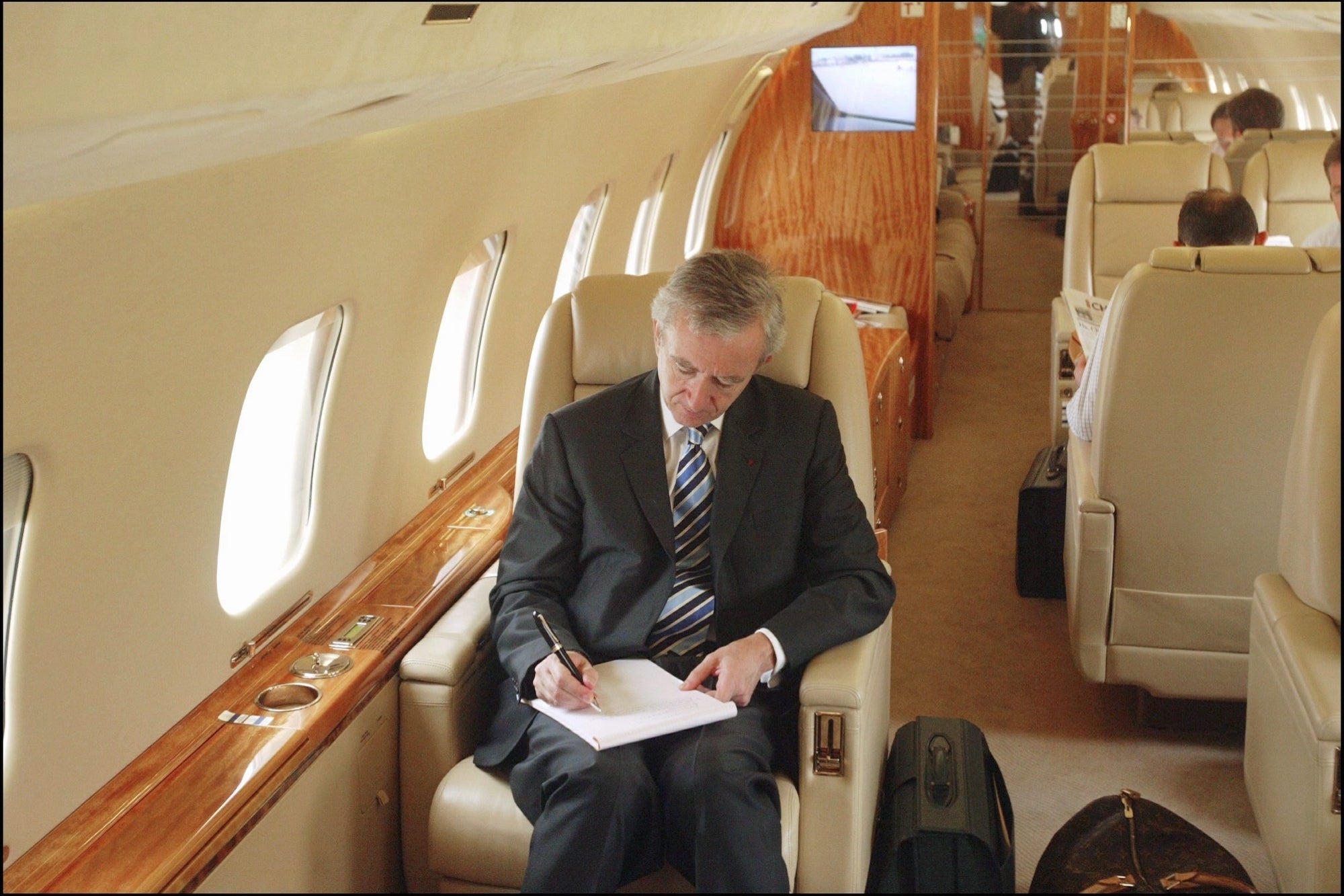Twitterverse Forces Second-Richest Man In the World to Sell His Plane ...