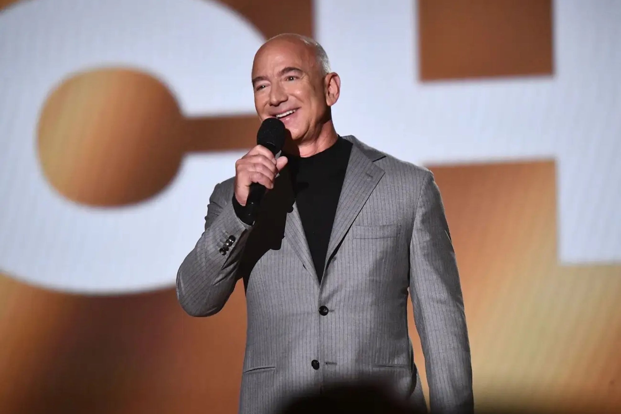 Jeff Bezos Handwriting Analysis Reveals Key Communication Tools ...