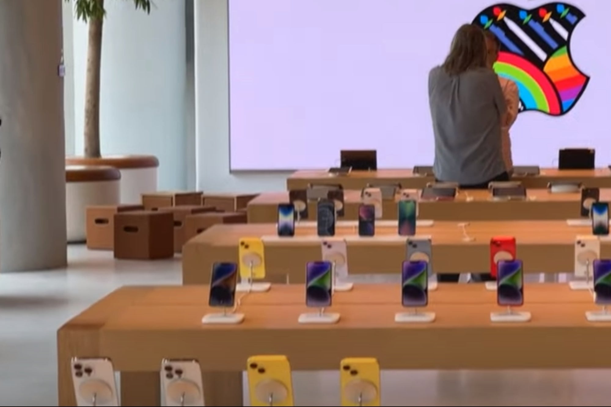 Tim Cook Applauds India's Incredible Energy As He Opens The Door To The ...