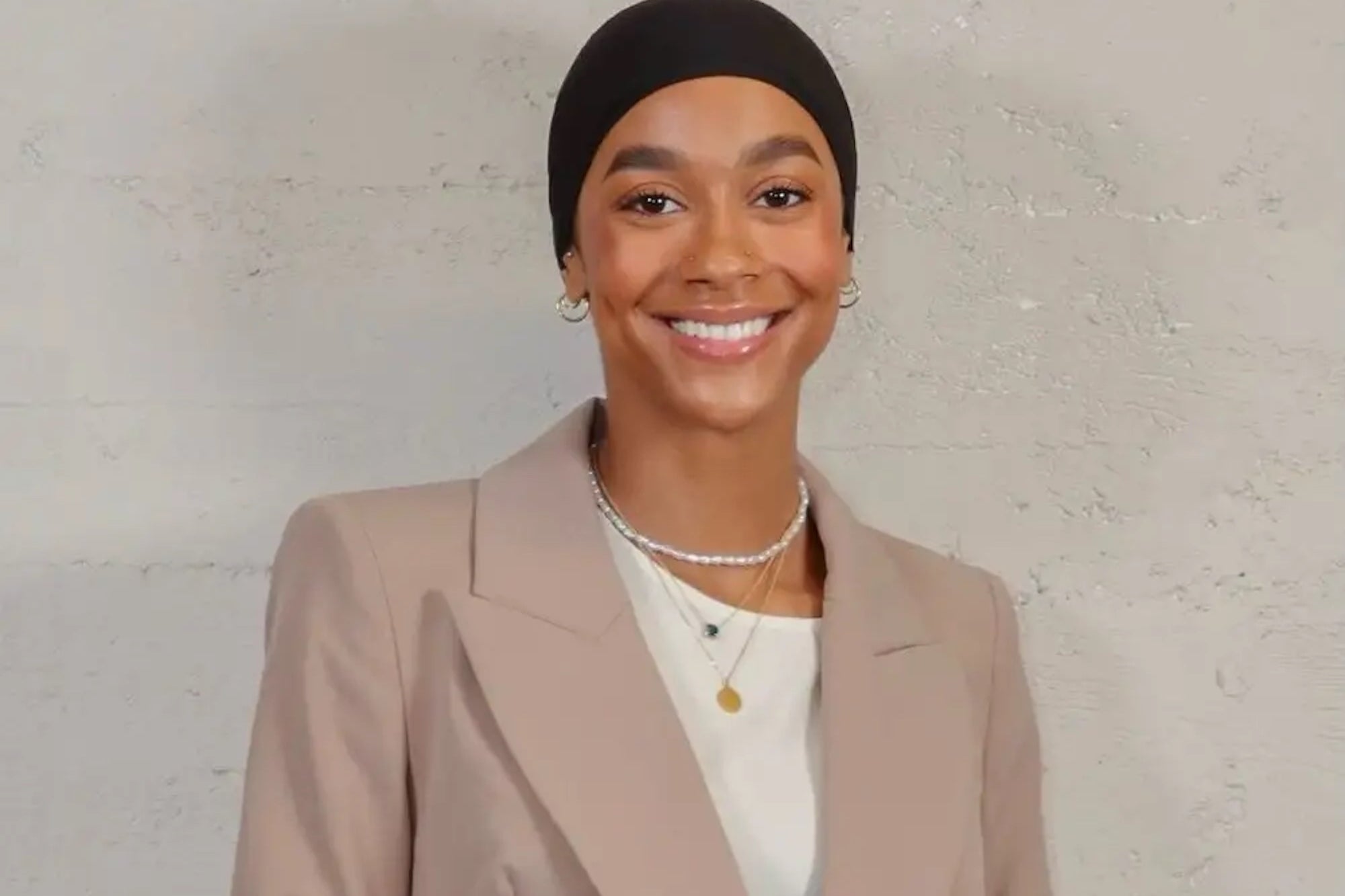 How a 20-Year-Old Airbnb Host Made $375,000 In Revenue in 2022 ...