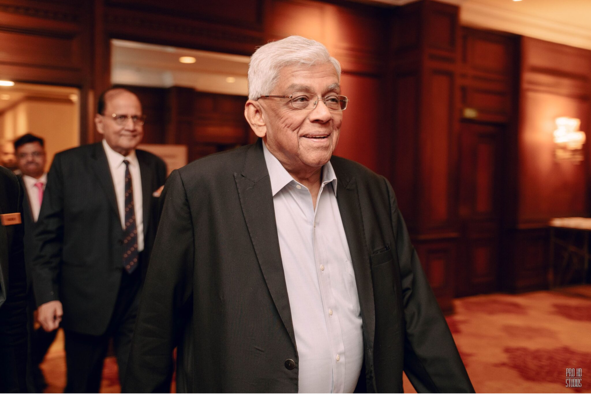The Salaried Entrepreneur: 3 Key Decisions by Deepak Parekh that Molded ...