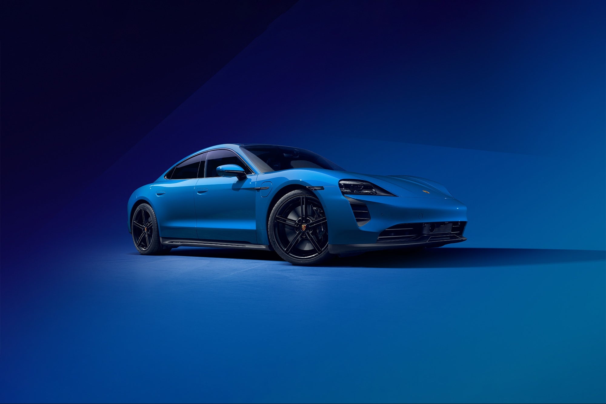 "Porsche Taycan საუკეთესო ელექტრომობილი" - "პორშე ცენტრი თბილისის ...