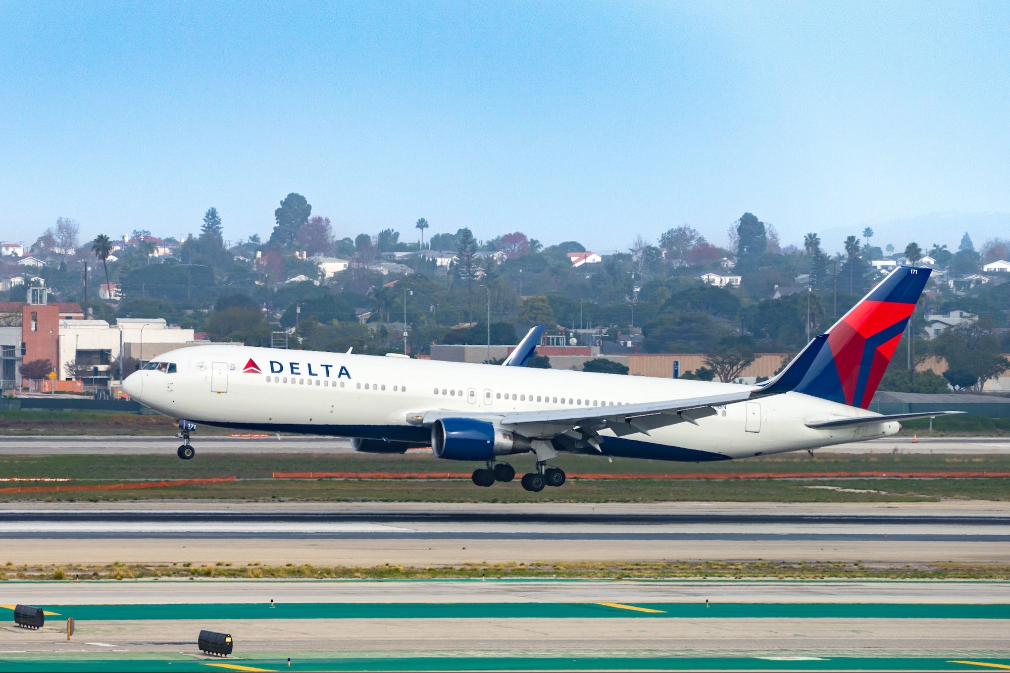 Delta Most On-Time Airline, Air Canada Least: 2023 Report | Alpha Leaders