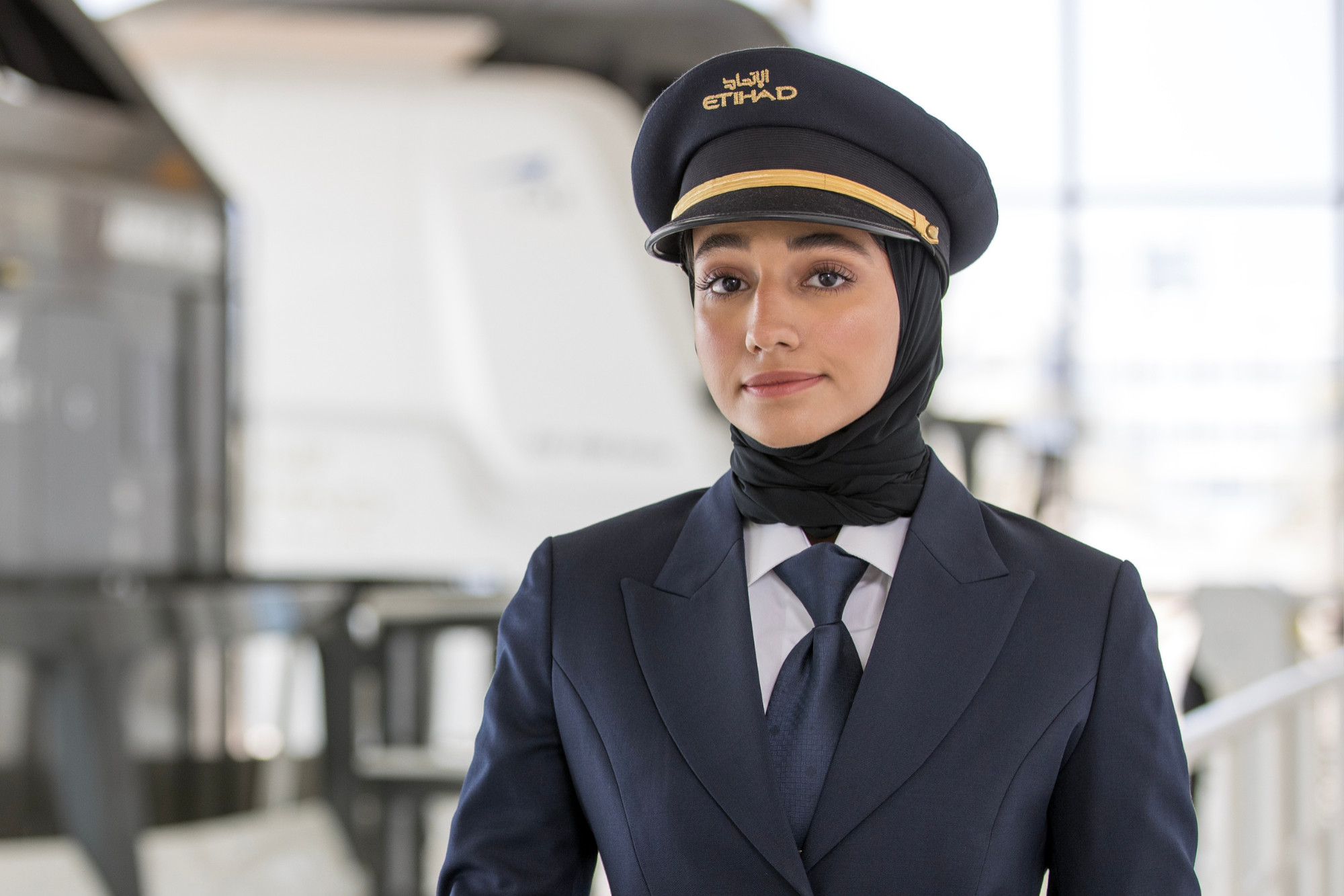 This Etihad Pilot Is Capturing The Spirit Of Emirati Women's Day By ...