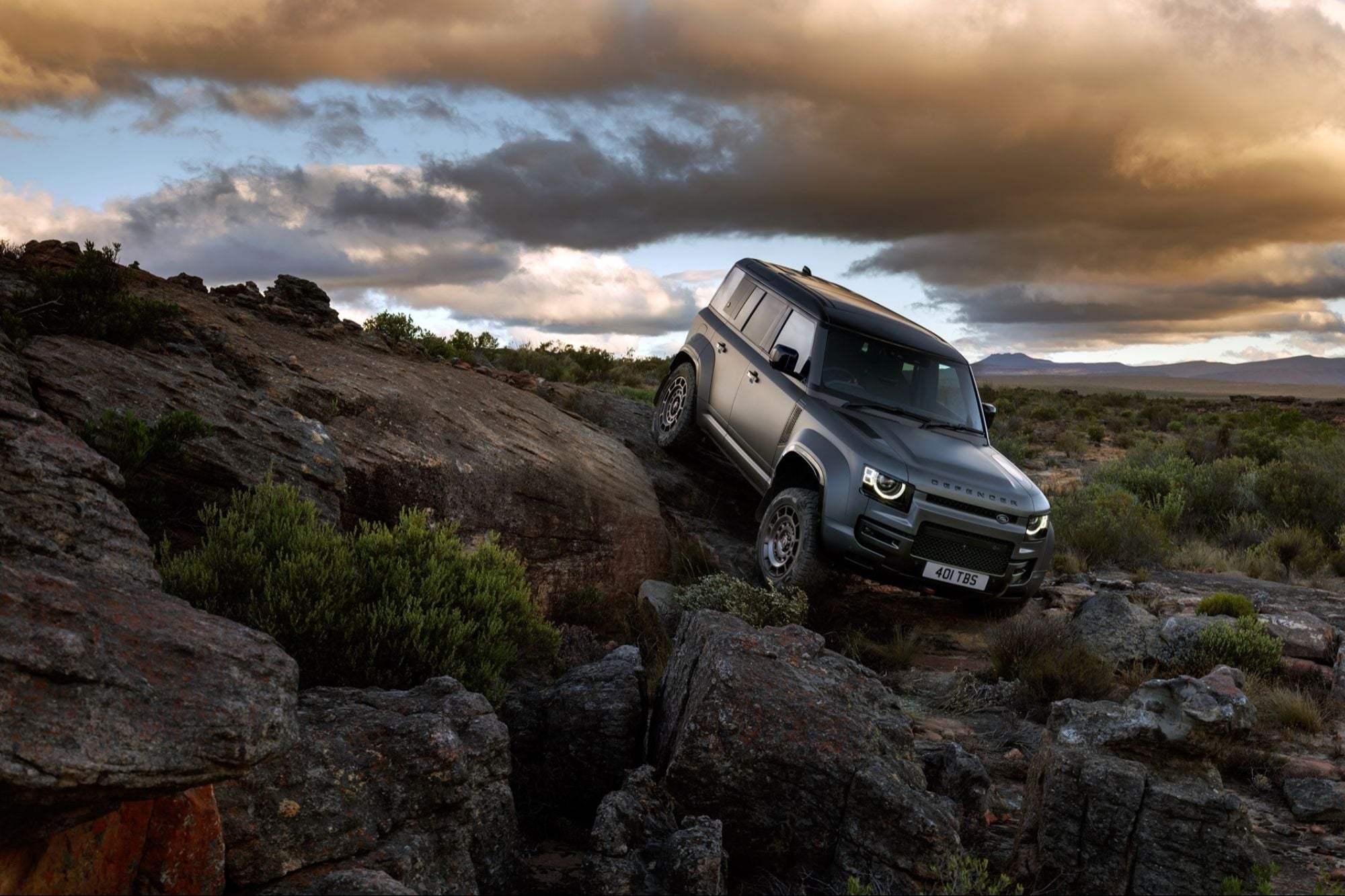 JLR Coins New Defender Octa As 'Most Luxurious' In Defender Family ...