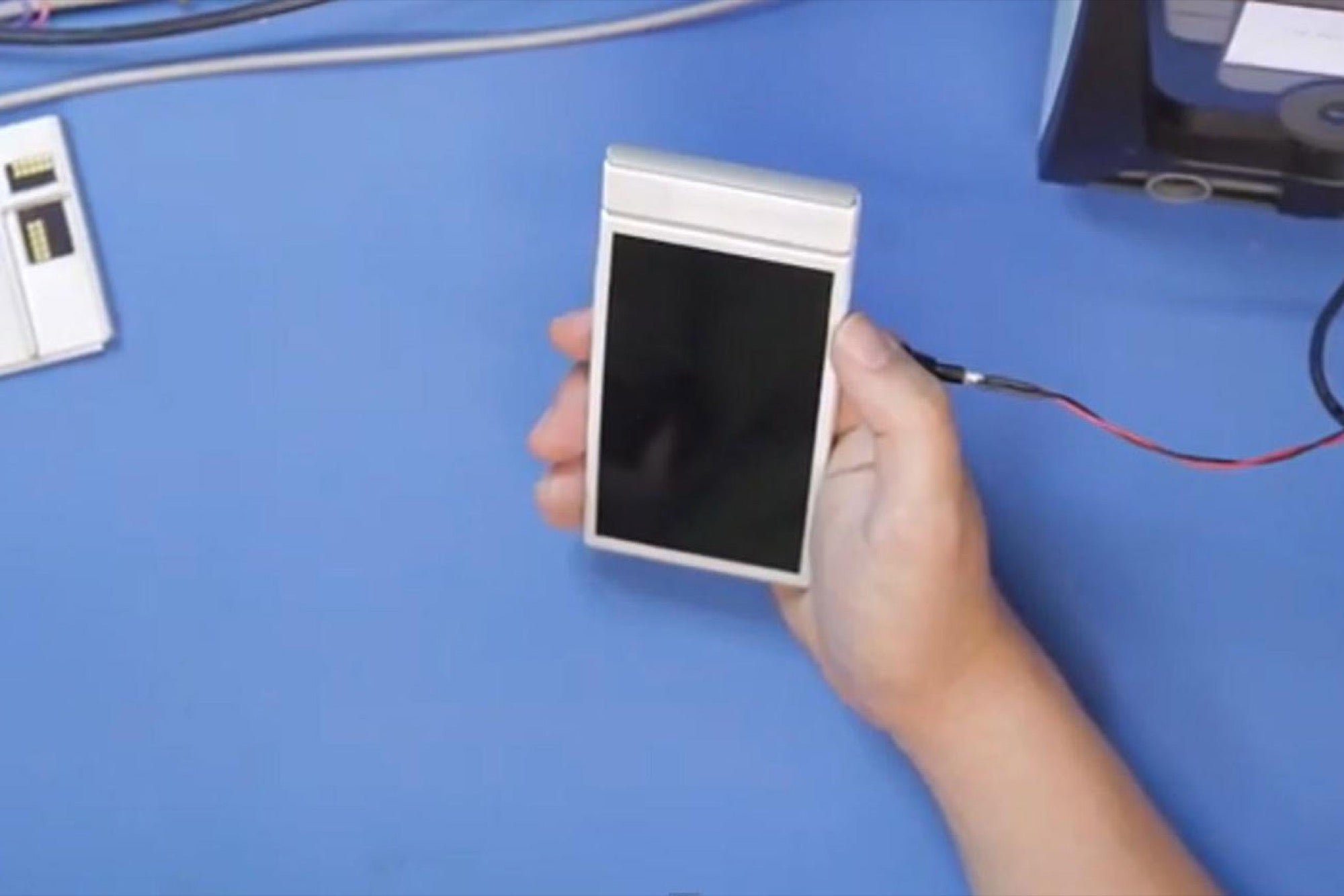 Watch: Google Unveils Working Prototype of Project Ara, Its Modular ...