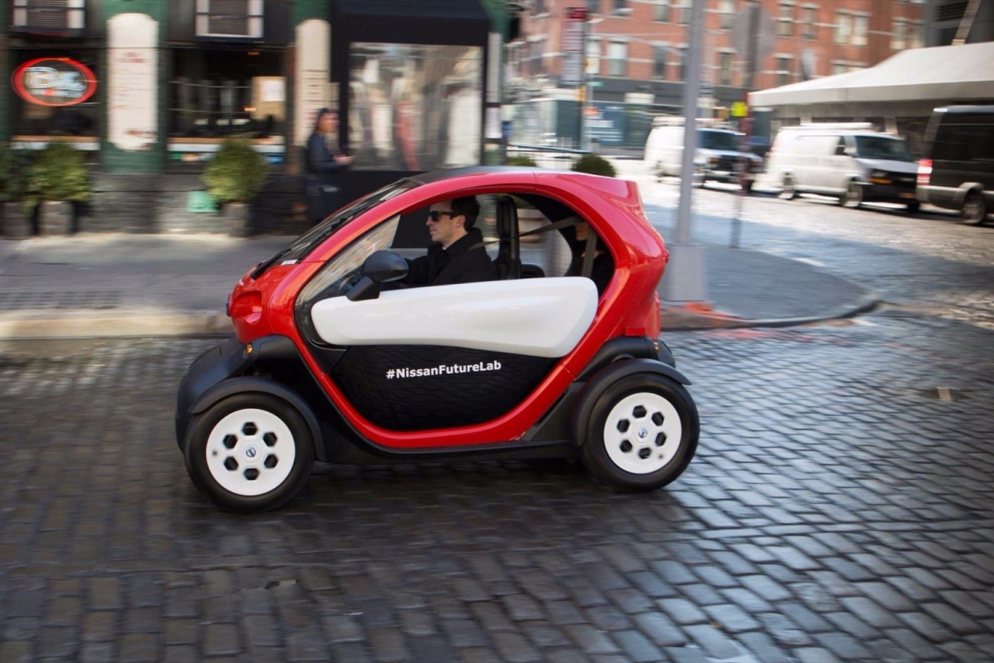 Nissan Thinks This Tiny Car May Be the Future of Urban Transportation ...