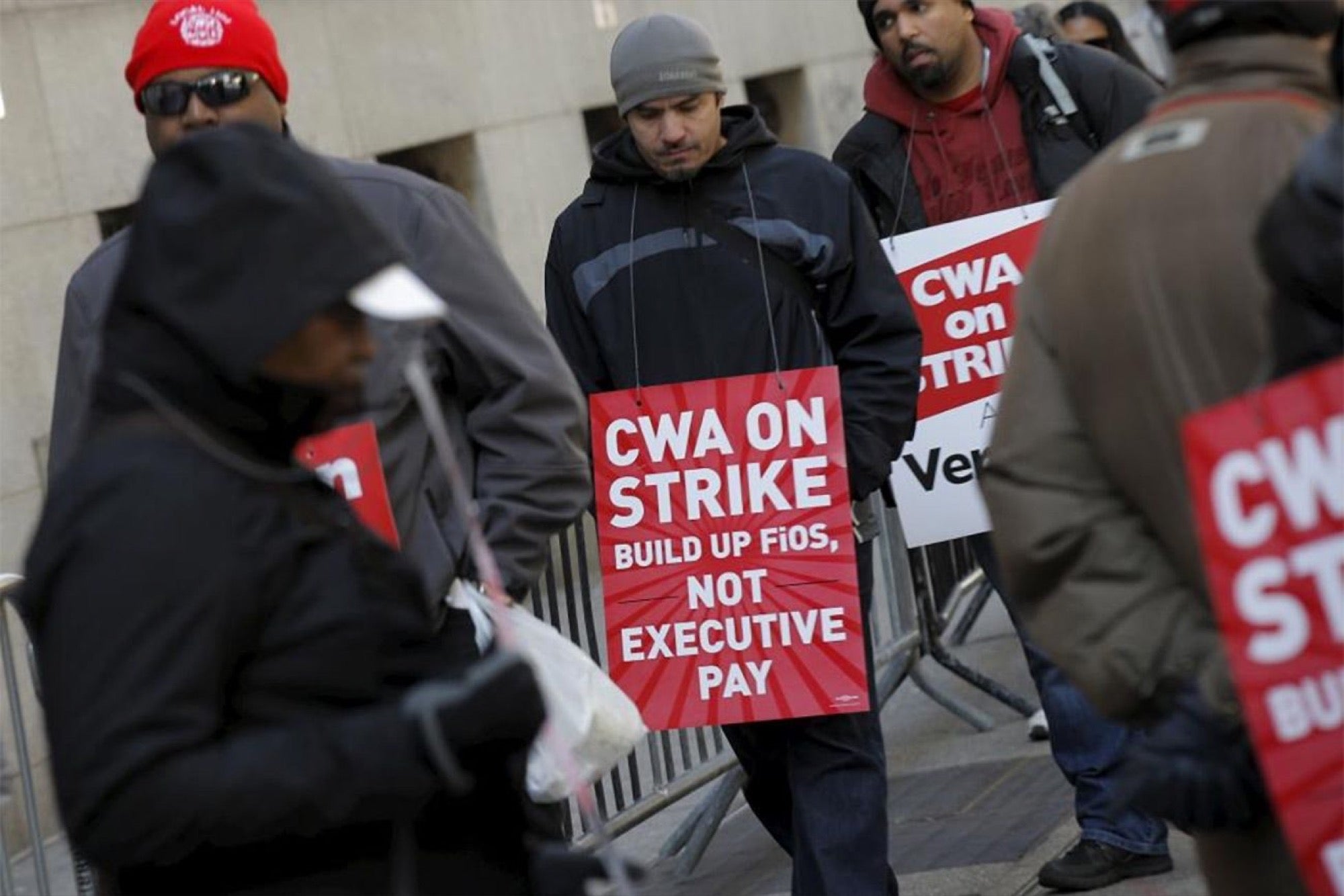 Verizon Says Strike Causing Delays in Service for New Customers ...