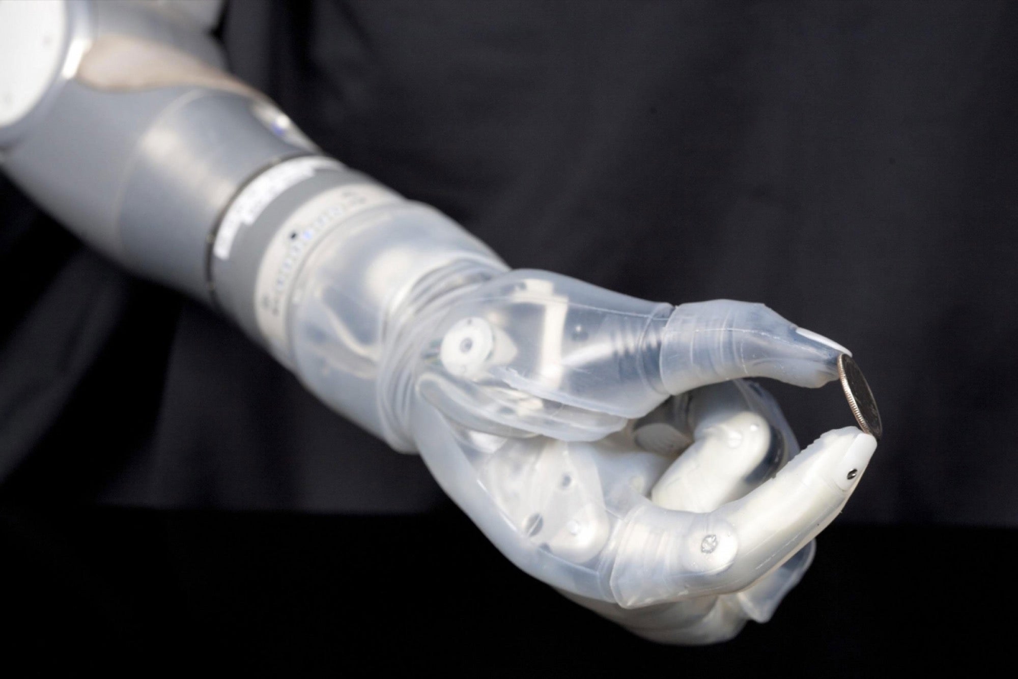 Segway Creator's Advanced Prosthetic Arm Arrives in Late 2016 ...