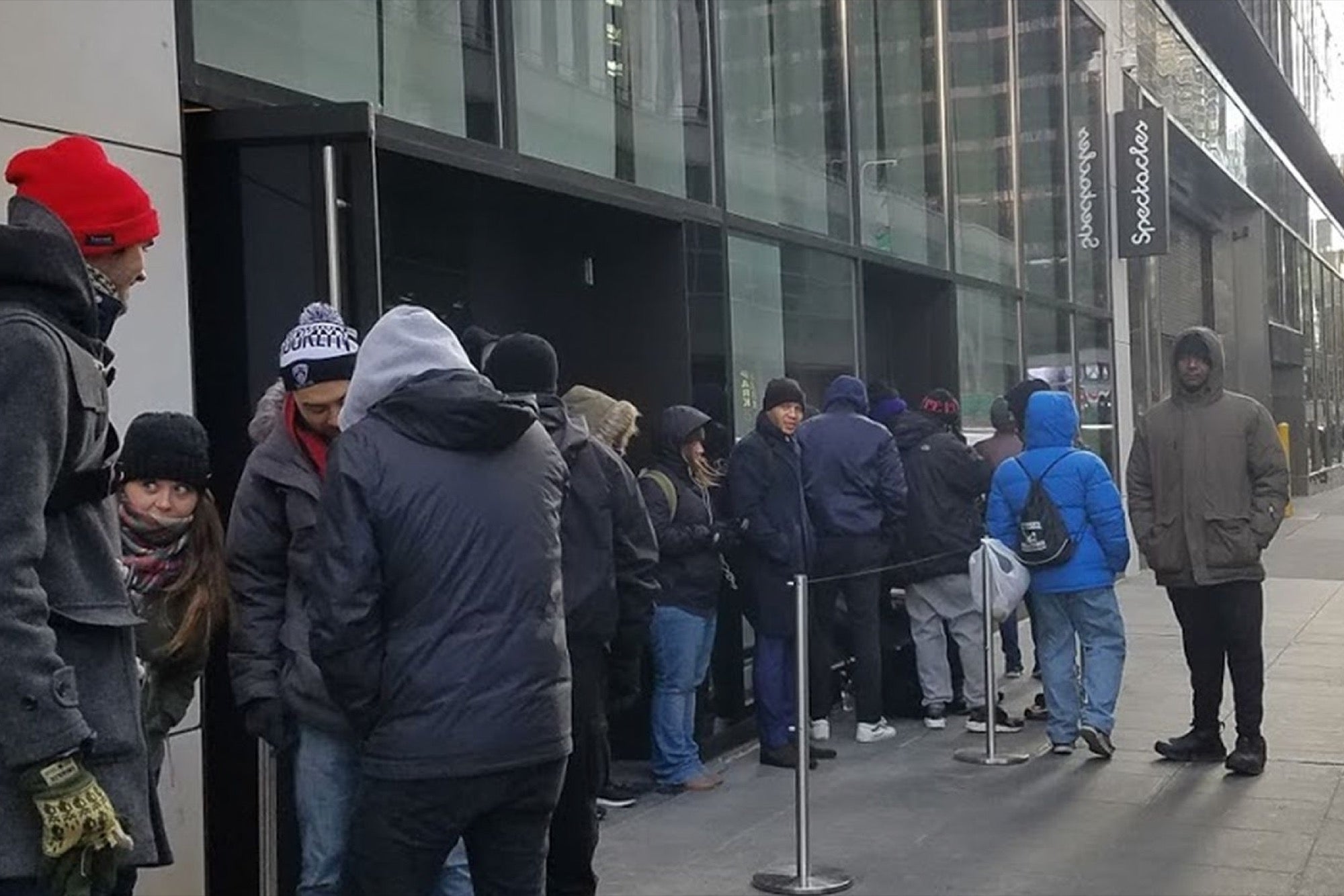 People Want the Snapchat Spectacles So Bad They'll Stand in the Cold ...