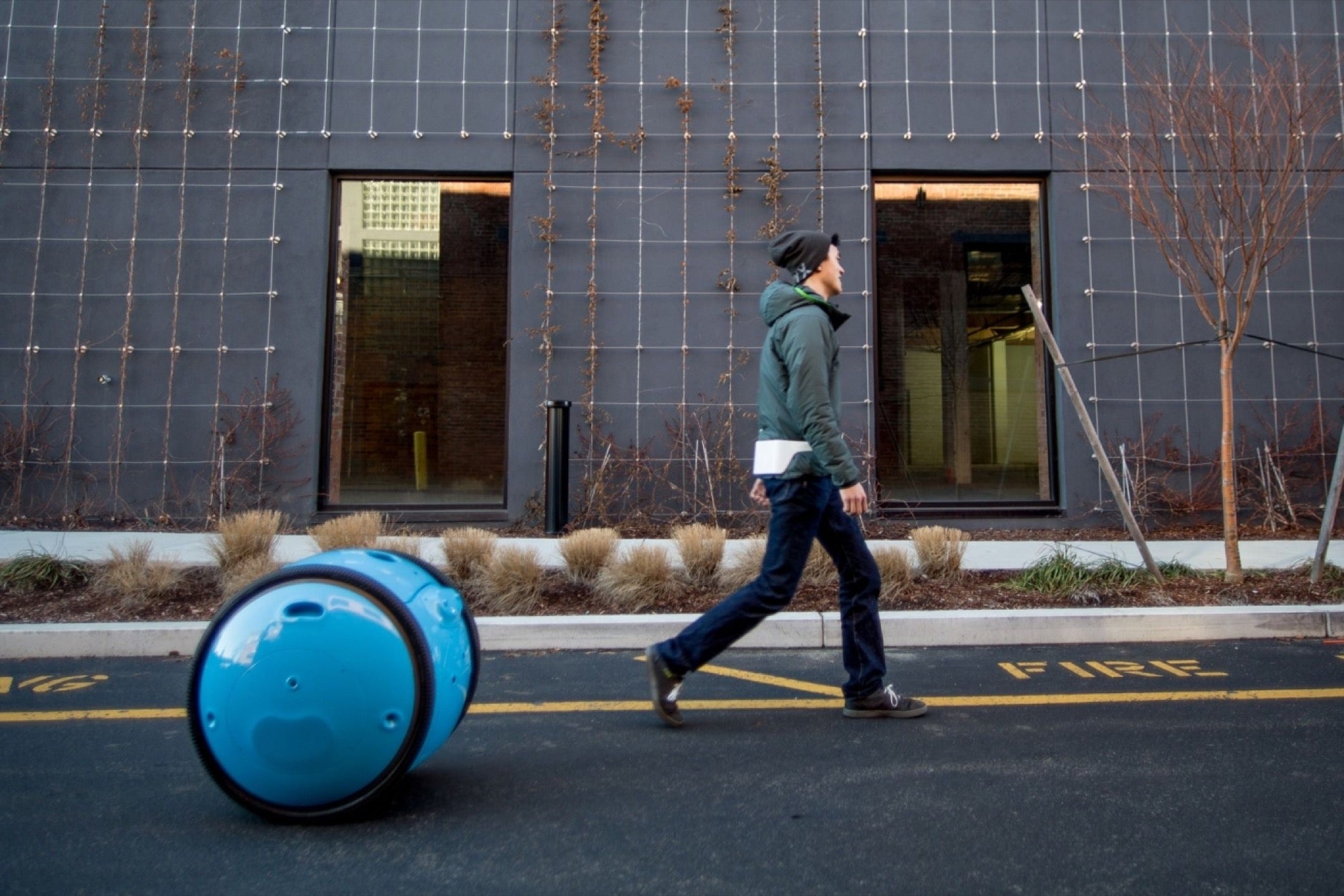 This Robot Will Carry Your Stuff and Follow You Everywhere | Entrepreneur