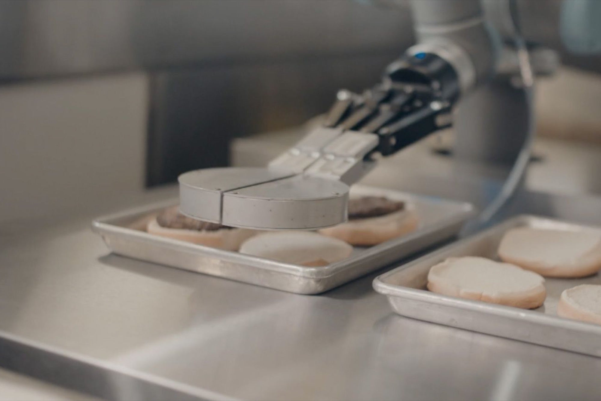 Burger-Flipping Robot Has Its First Day on the Job in California ...