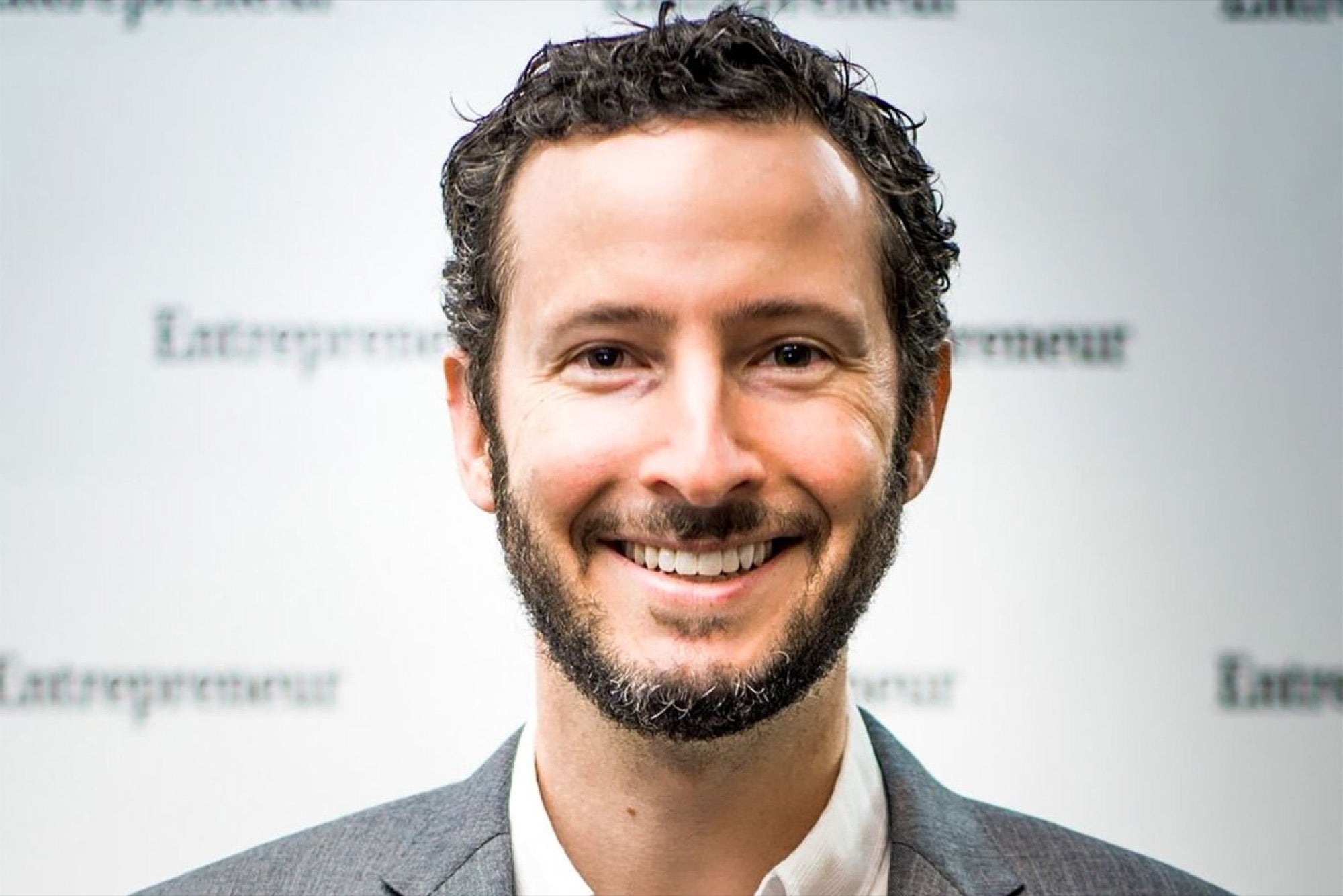 Pitching Your Story to an Editor? Avoid These 3 Phrases. | Entrepreneur