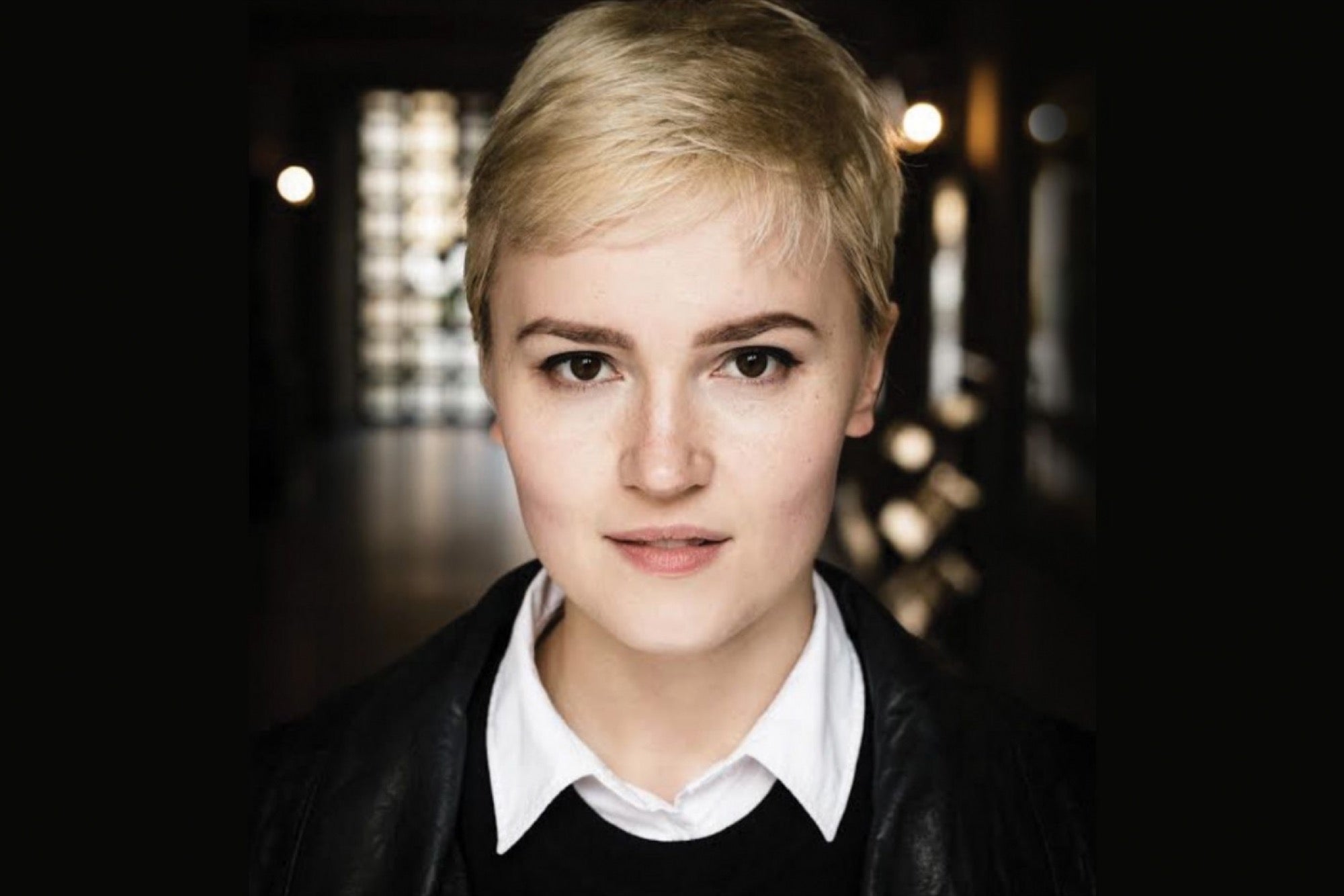Best-Selling Author Veronica Roth Tells What Writing Books Is Really ...