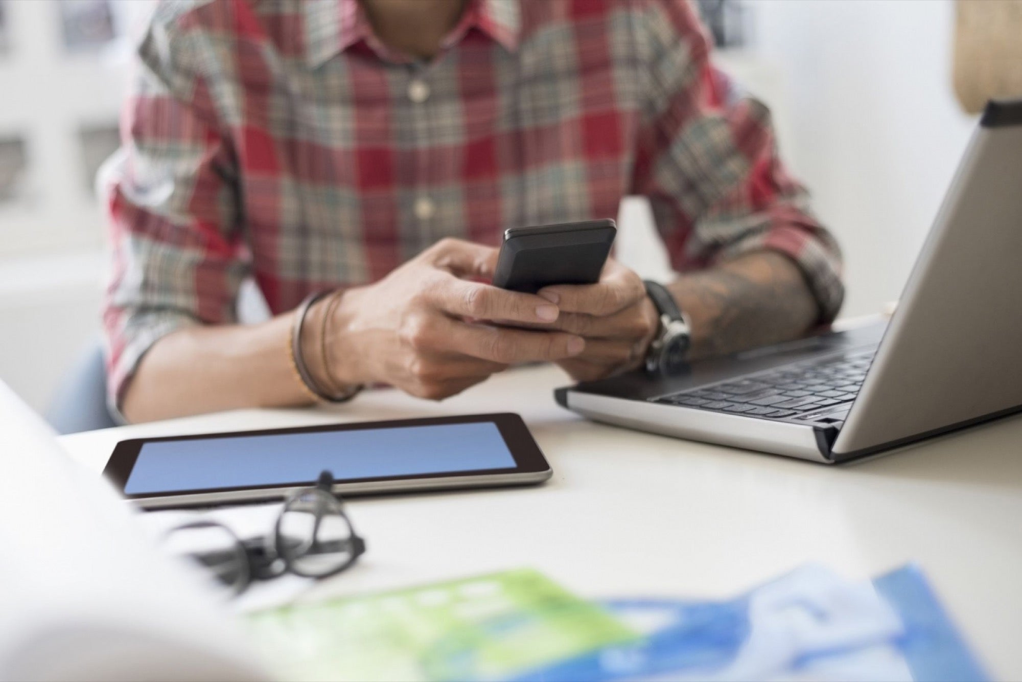 Ask the Etiquette Expert: 8 Rules for Texting at Work | Entrepreneur