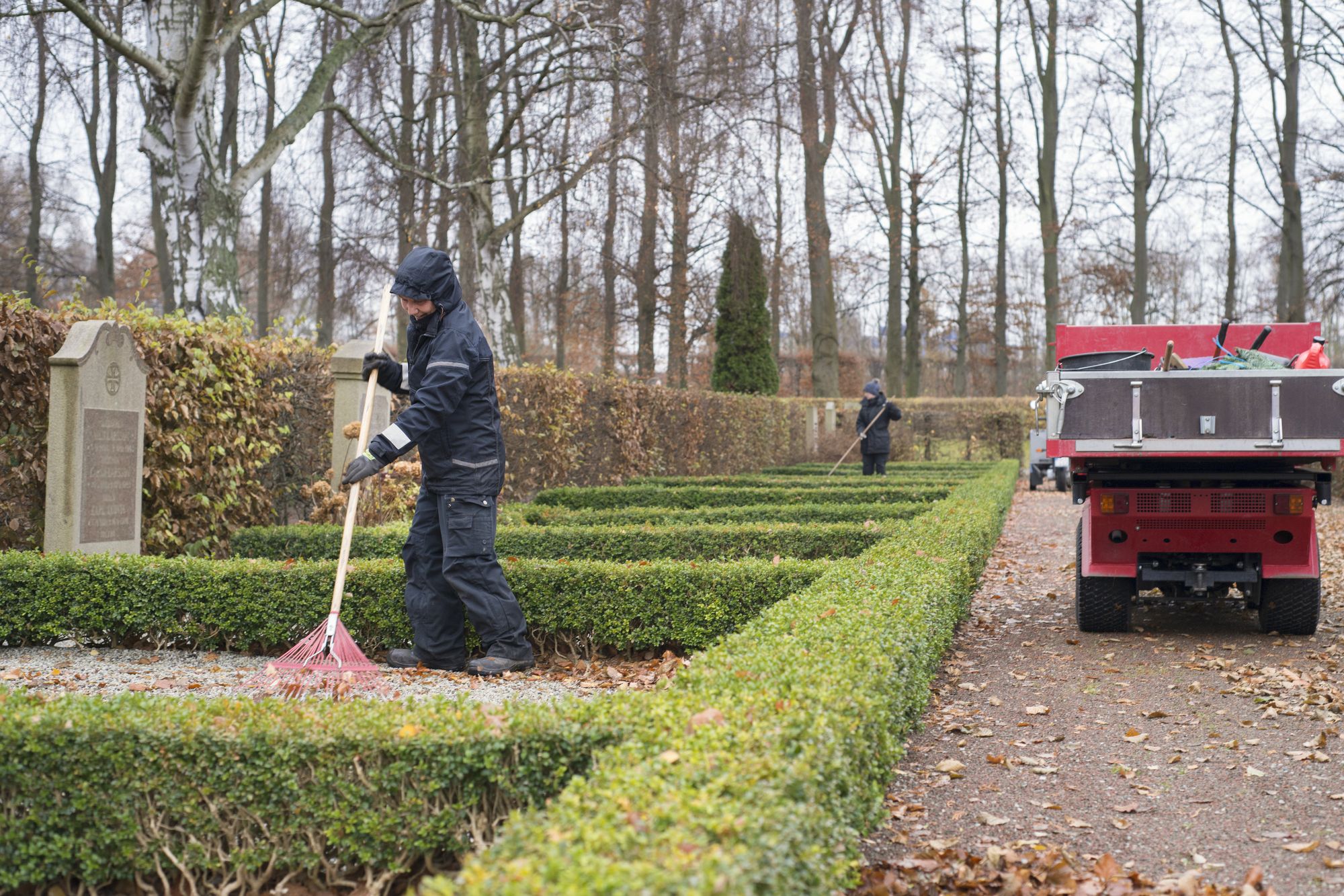 The 5 Lessons I Learned From Working in a Graveyard | Entrepreneur