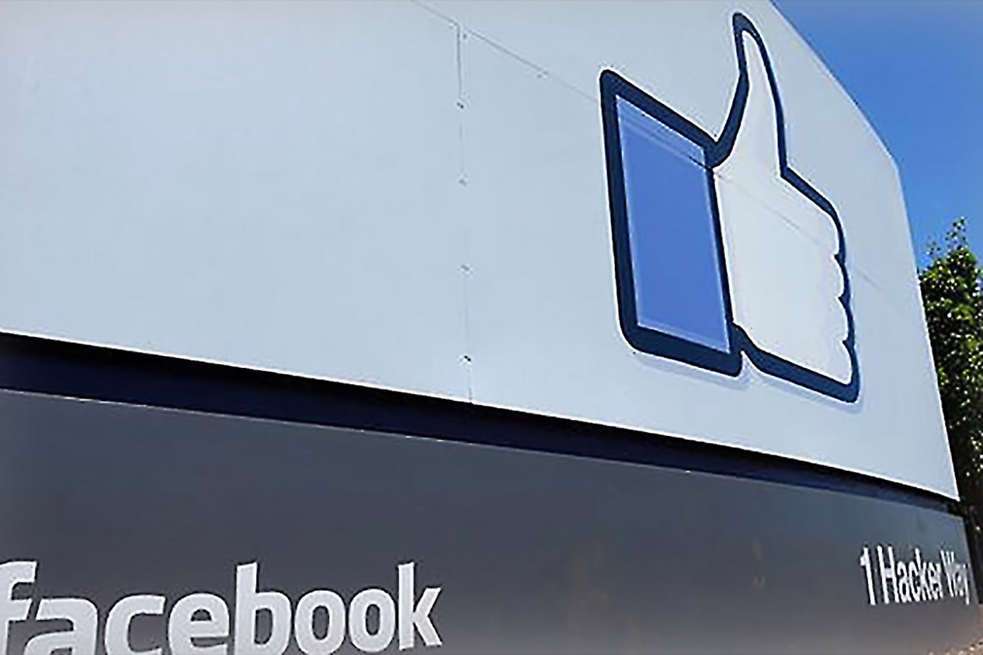 Facebook Courts Small Businesses to Drive Mobile Ad Revenue | Entrepreneur