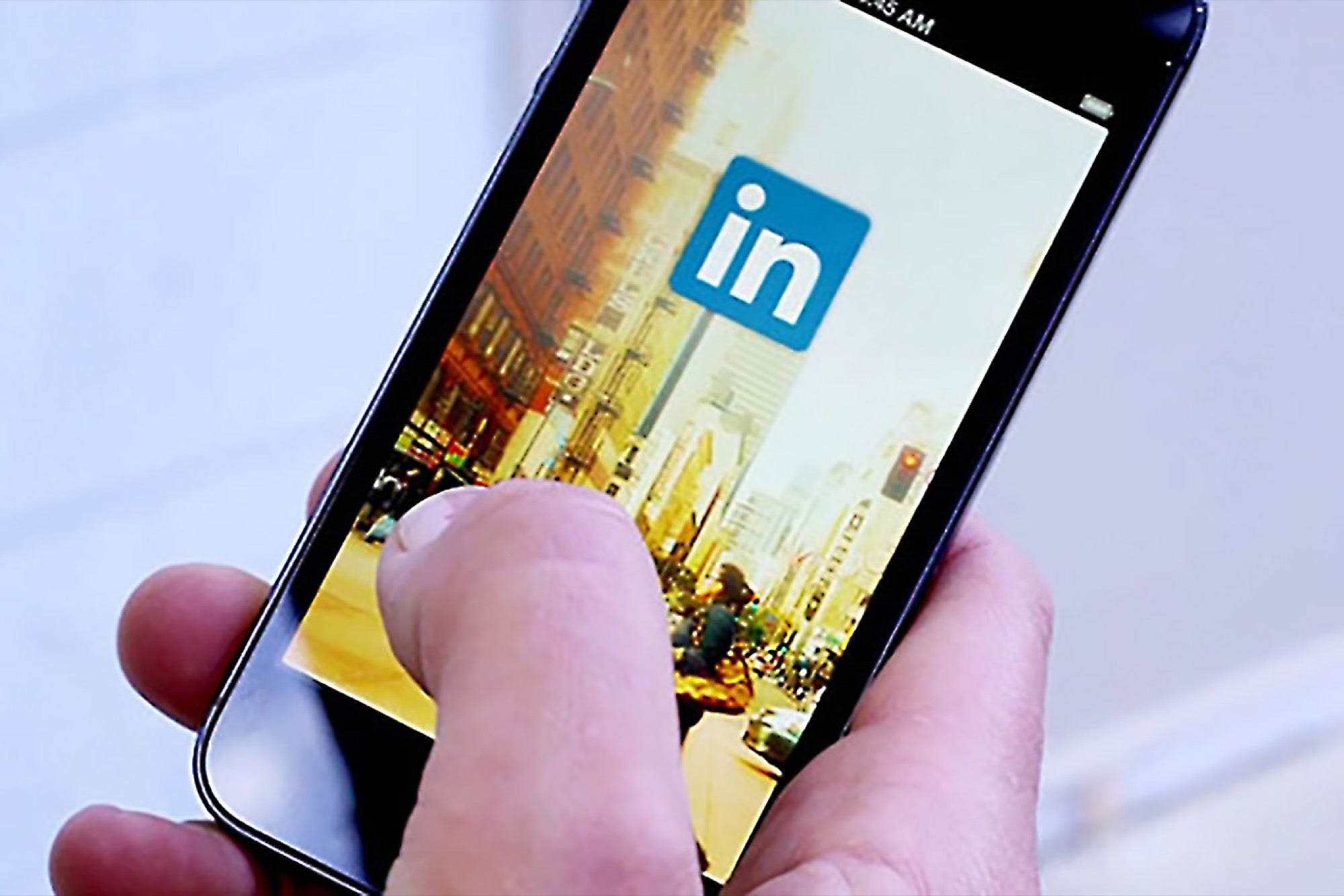 New Look: LinkedIn Redesigns iPhone, Android Apps | Entrepreneur