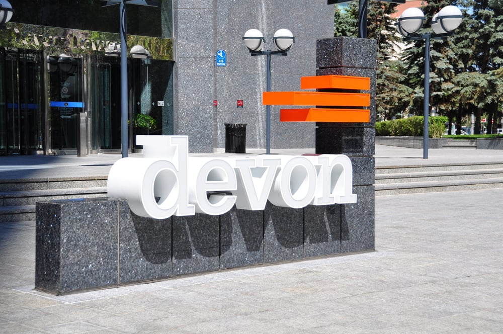 Devon Energy Lower After Beating Q3 Views But Slashing Dividend ...
